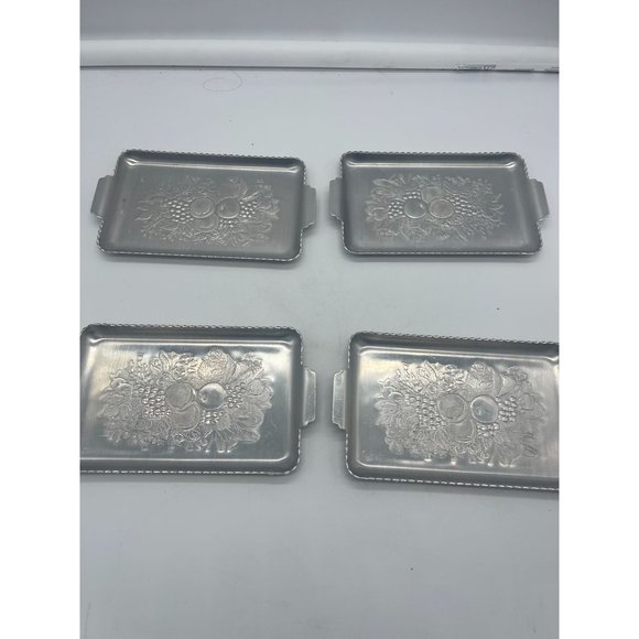 Dining | Vintage Set Of 4 Small Aluminum Trays Platters Fruit Pattern ...